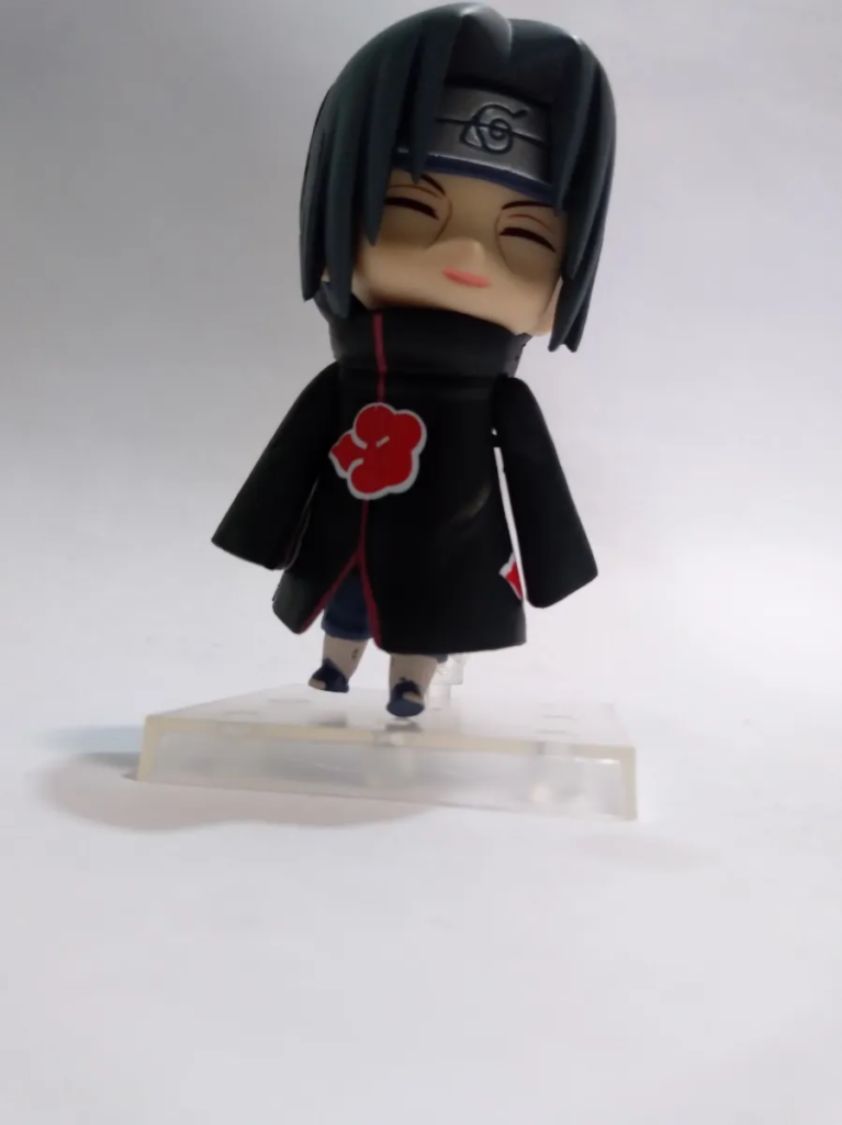 Naruto Figuras Itachi Uchiha Base Transparente - Oni Anime Store
